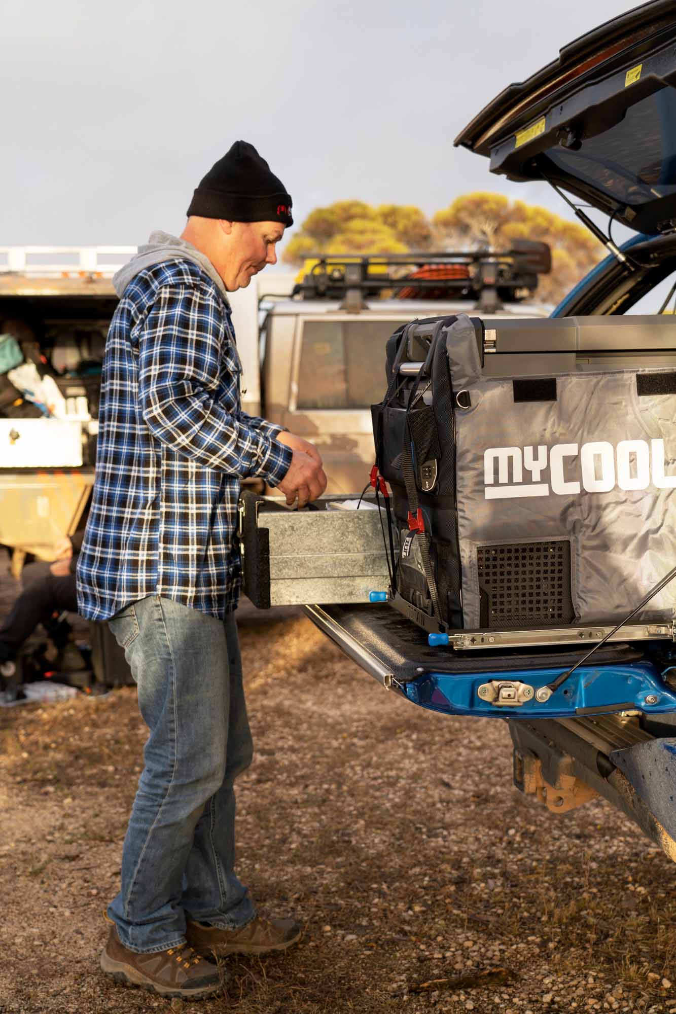 Camper installs and reviews the BMPRO ProBoost25 DC-DC 12V charger